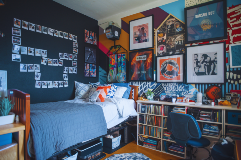 18 Dorm Room Ideas for Guys: Creating Your Ultimate College Pad ...